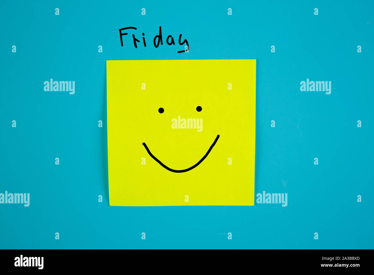 Happy Weekend Concept. Pieces of paper with happy smile Stock Photo - Alamy