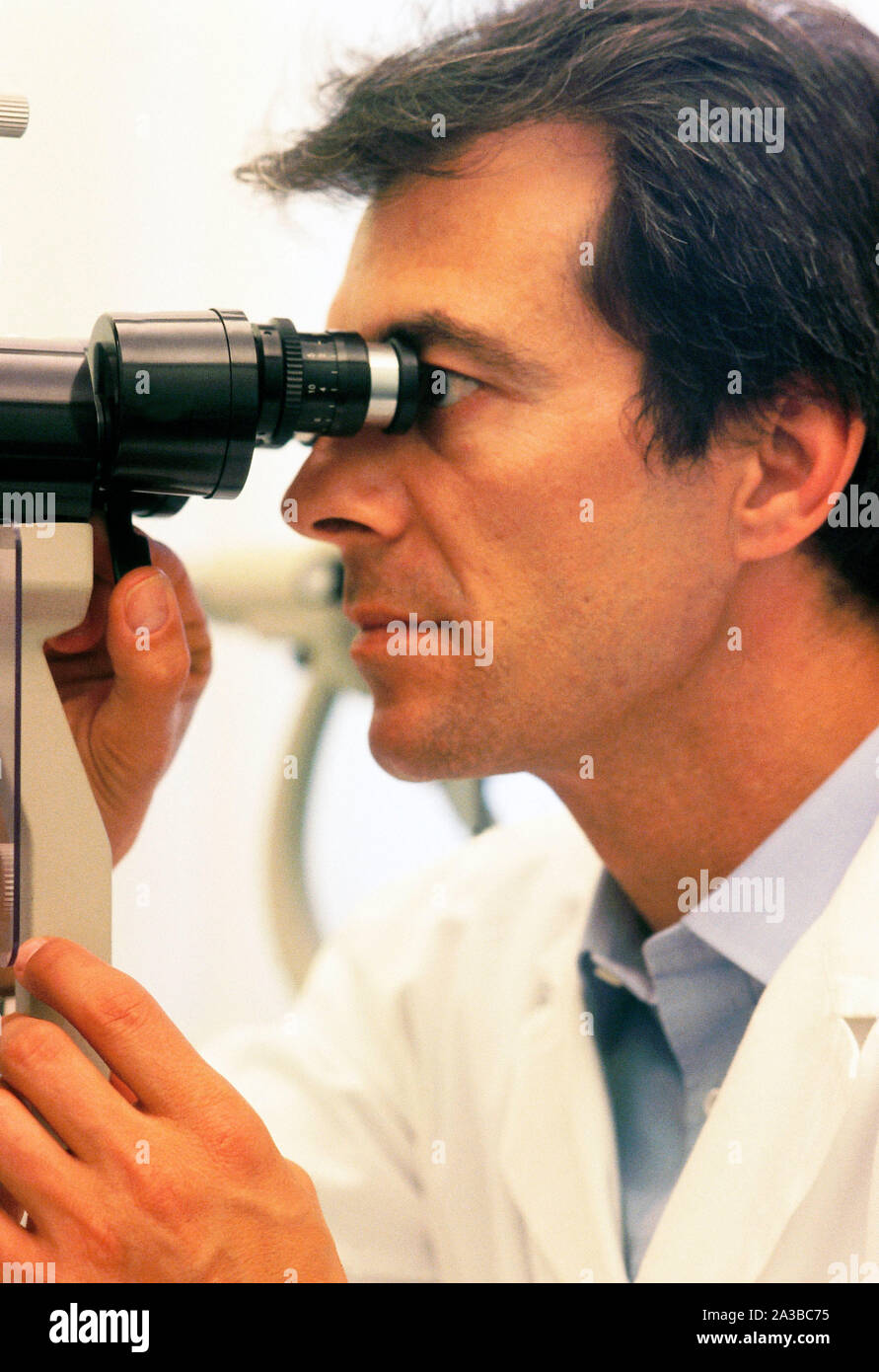 doctor, ophthalmology examination Stock Photo - Alamy