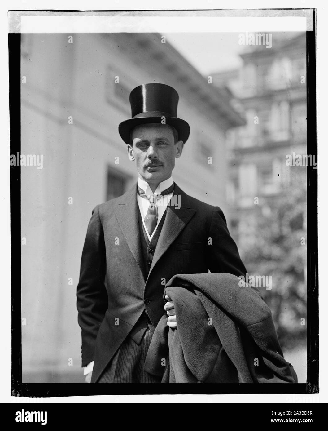 Sir campbell stuart Black and White Stock Photos & Images - Alamy