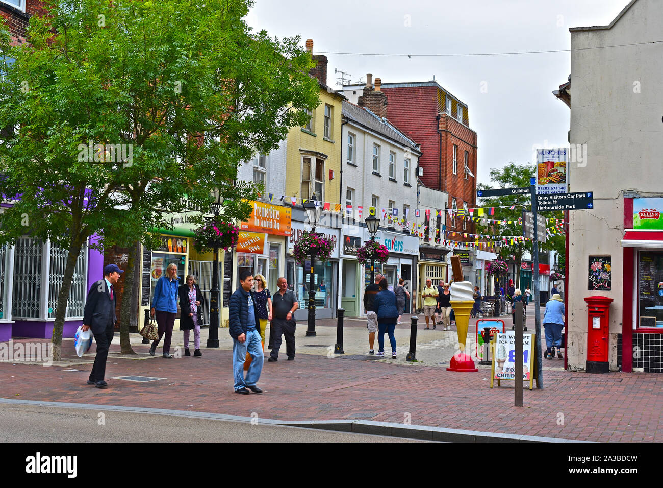 Poole high street hi-res stock photography and images - Alamy