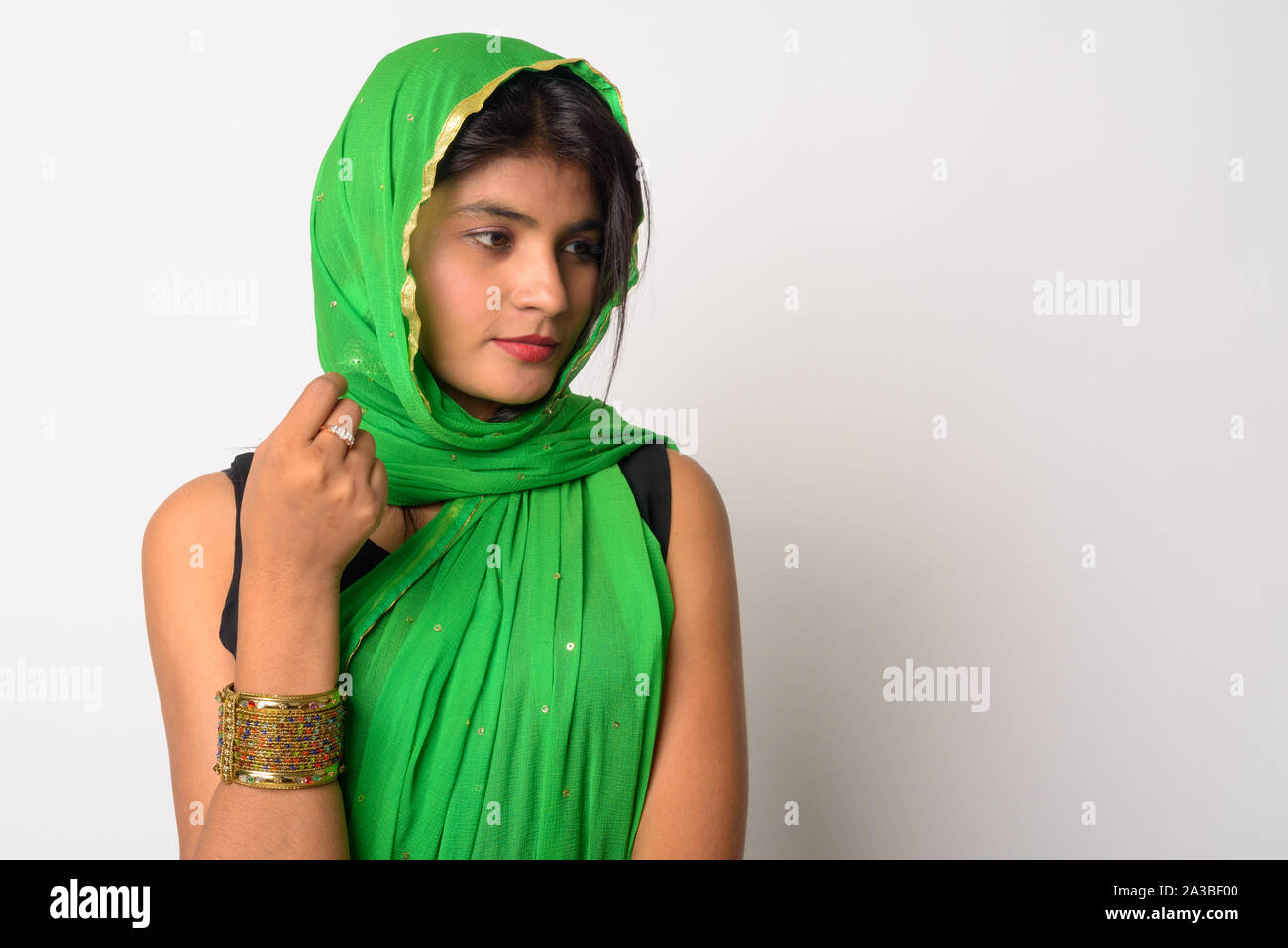 Young beautiful Persian woman in traditional clothing Stock Photo - Alamy