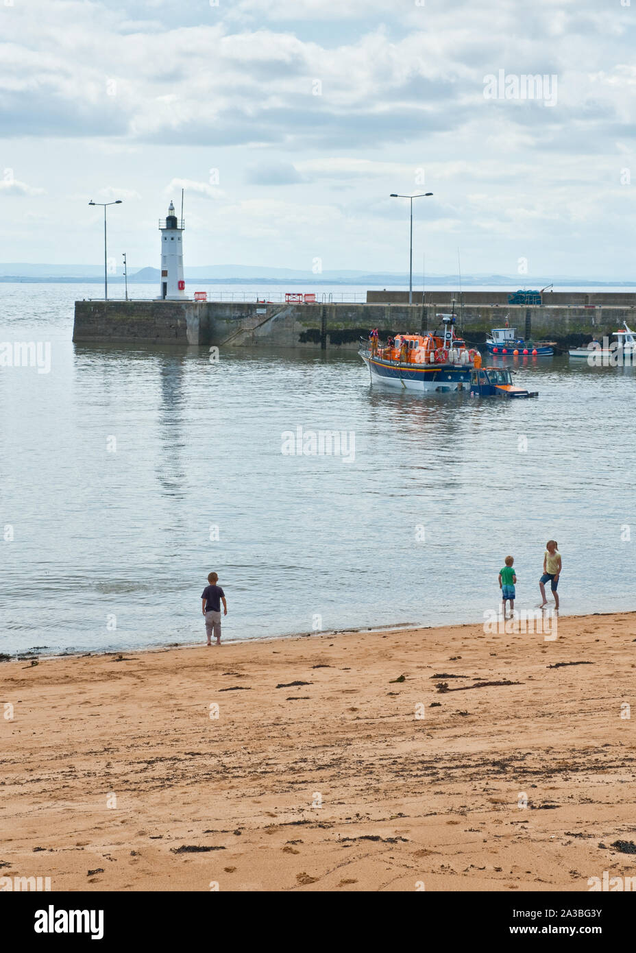 Anstruther pier and RNLI lifeboat ("Kingdom of Fife"). Fife, Scotland ...