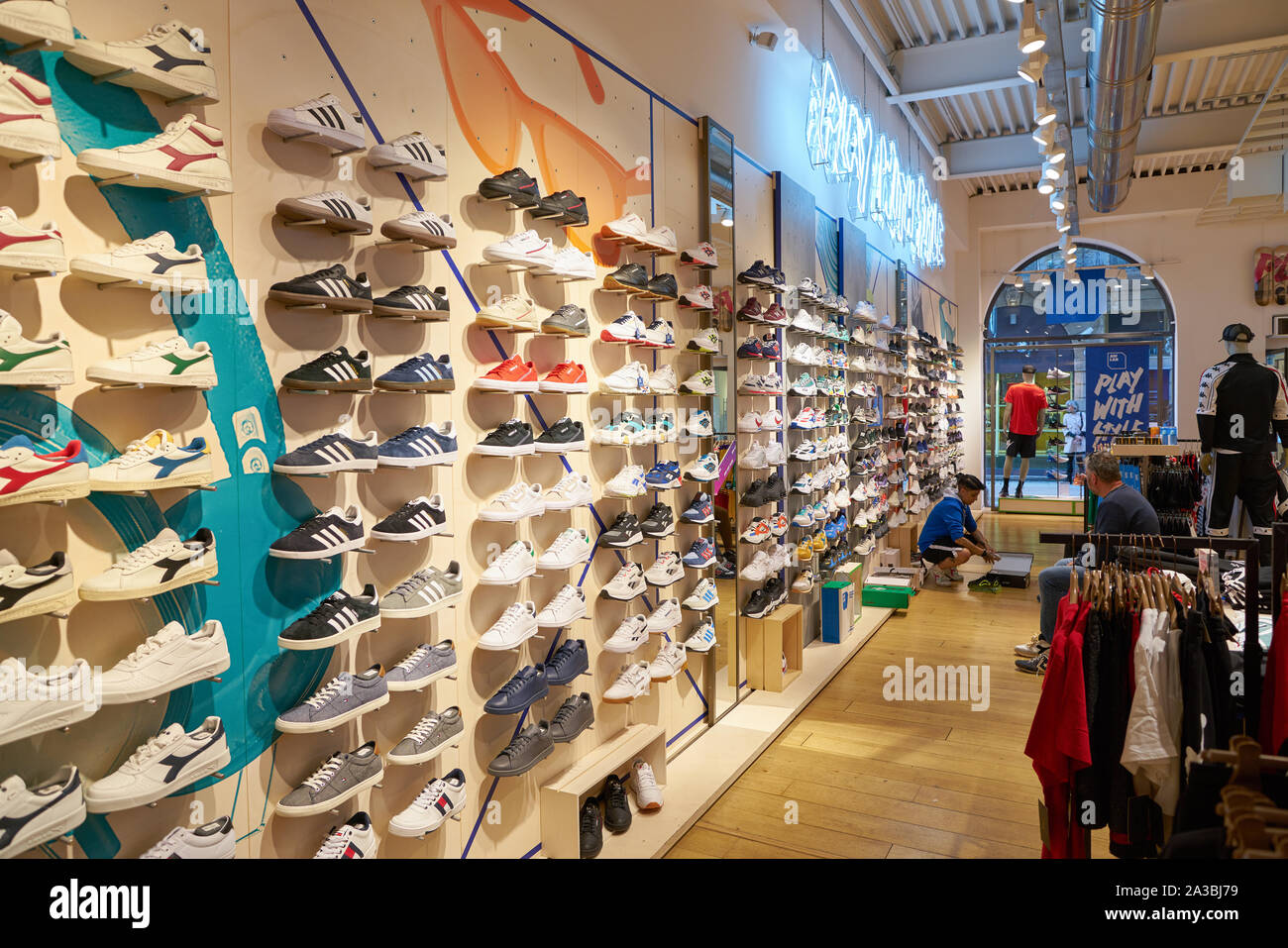 Aw lab hi-res stock photography and images - Alamy