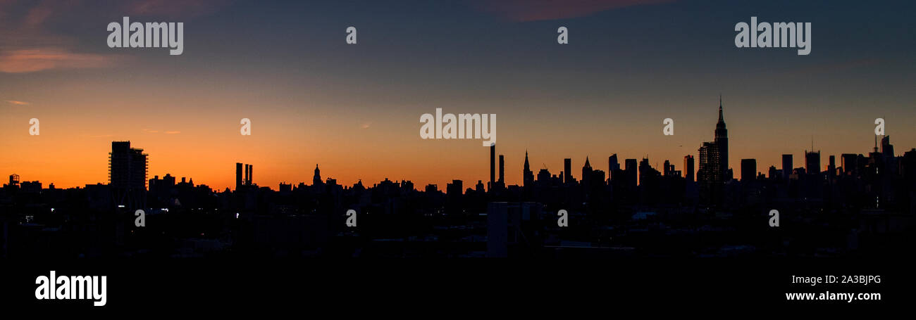 Manhattan skyline as seen from Meeker street in Greenpoint Stock Photo ...