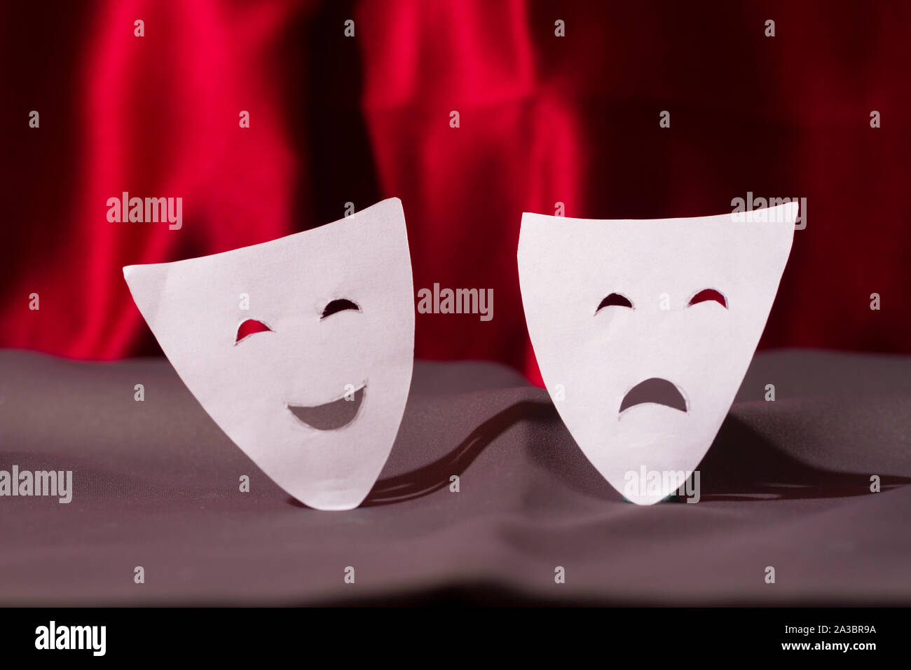Drama masks curtain hi-res stock photography and images - Alamy