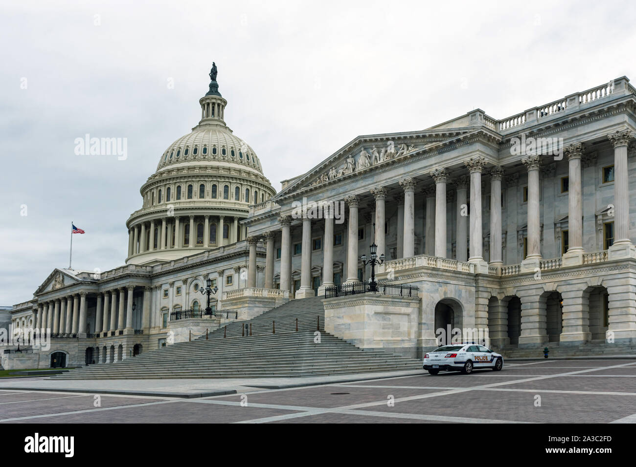 Us capitol east facade hi-res stock photography and images - Alamy