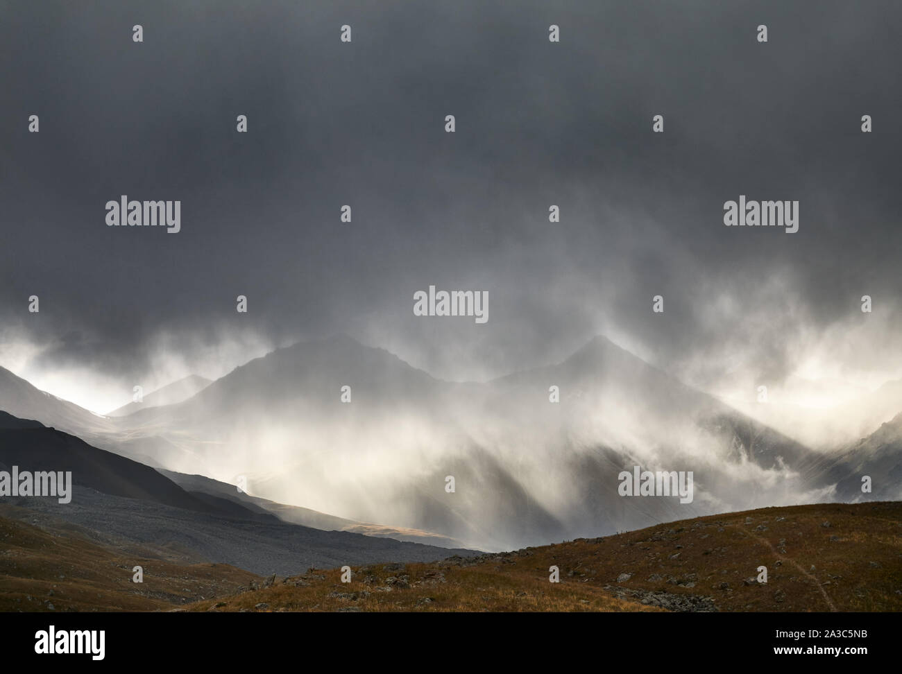 Dramatic mountains landscape hi-res stock photography and images - Alamy