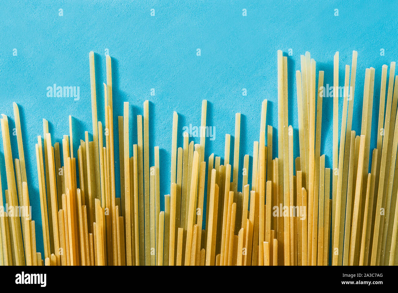 Spaghetti with blue hi-res stock photography and images - Alamy