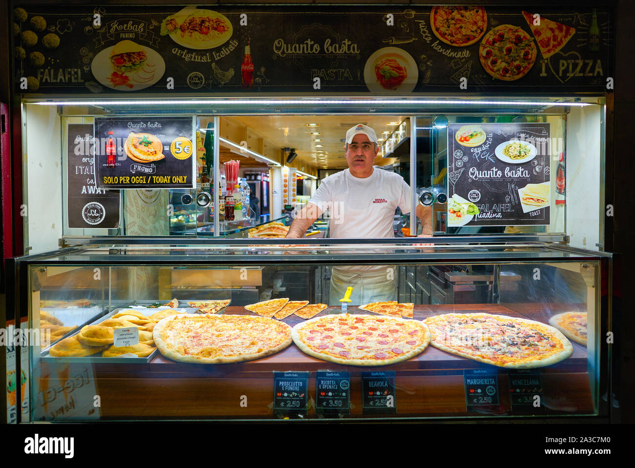 Pizza restaurant window display hi-res stock photography and images - Alamy