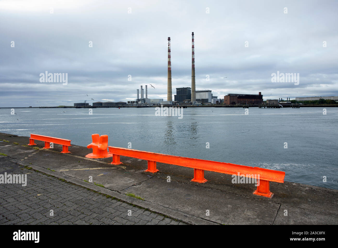 Dublin docks ships hi-res stock photography and images - Alamy