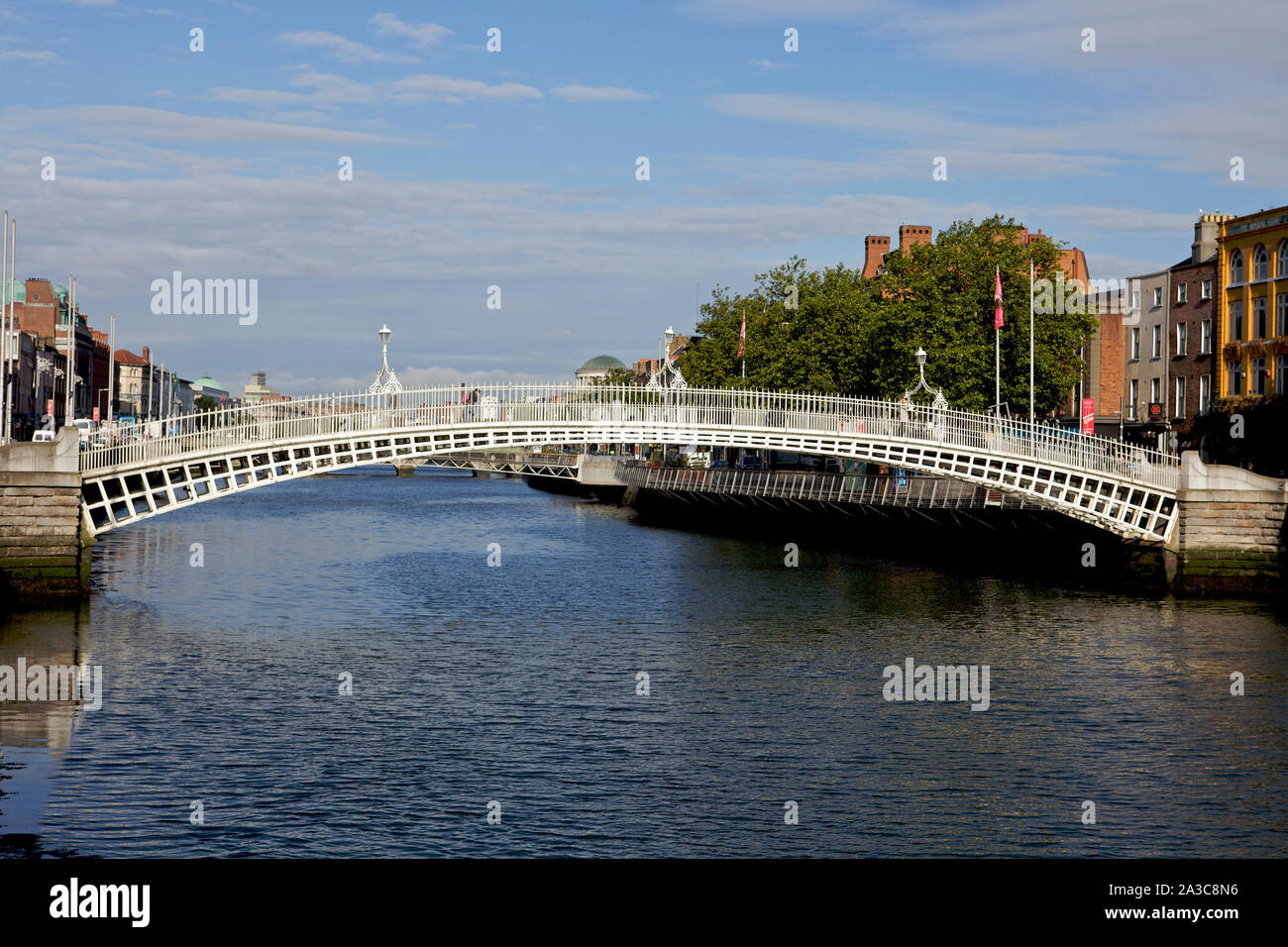 Hapenny bridge Dublin Stock Photo - Alamy