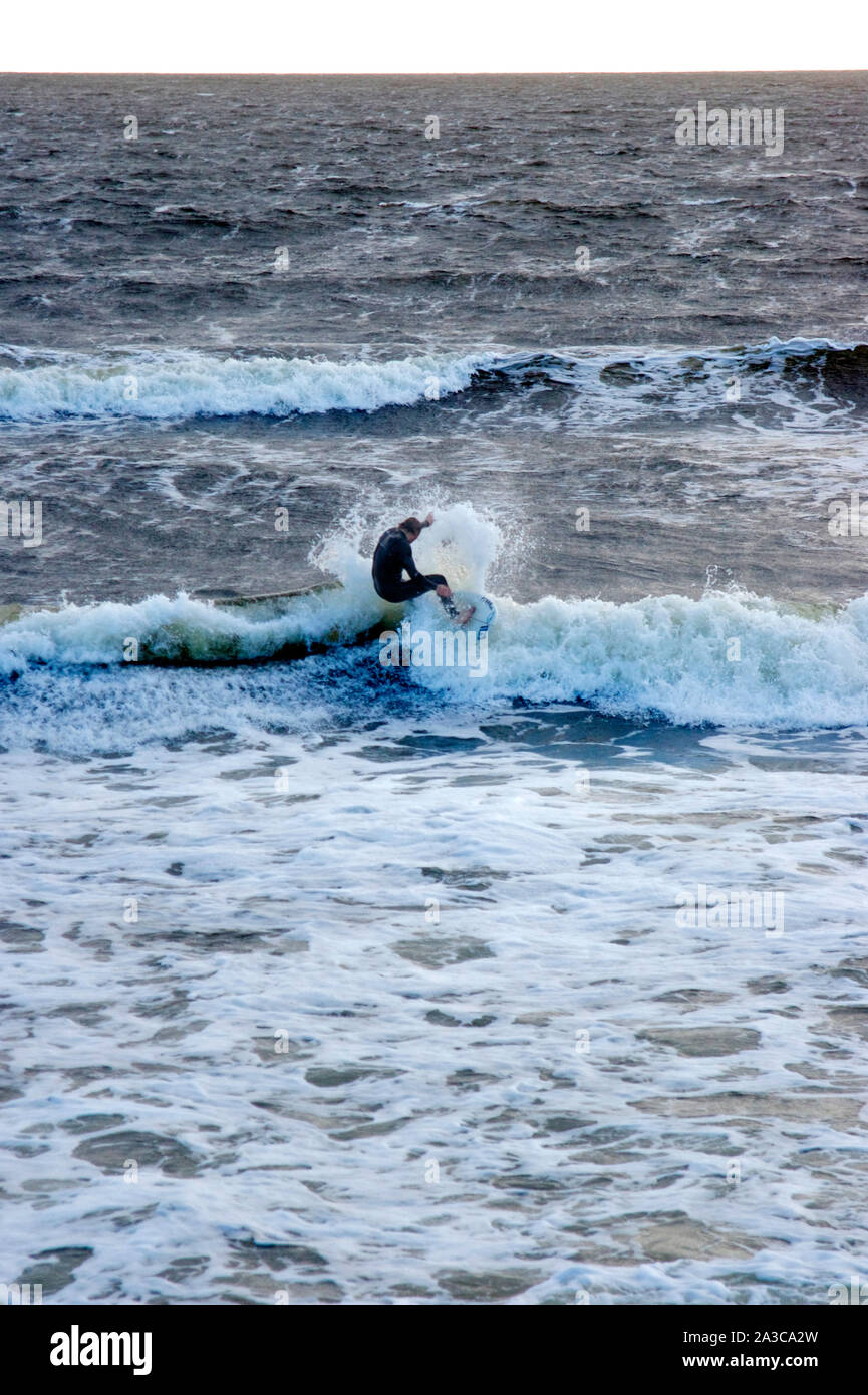 Surfing atlantic coast ireland hi-res stock photography and images - Alamy