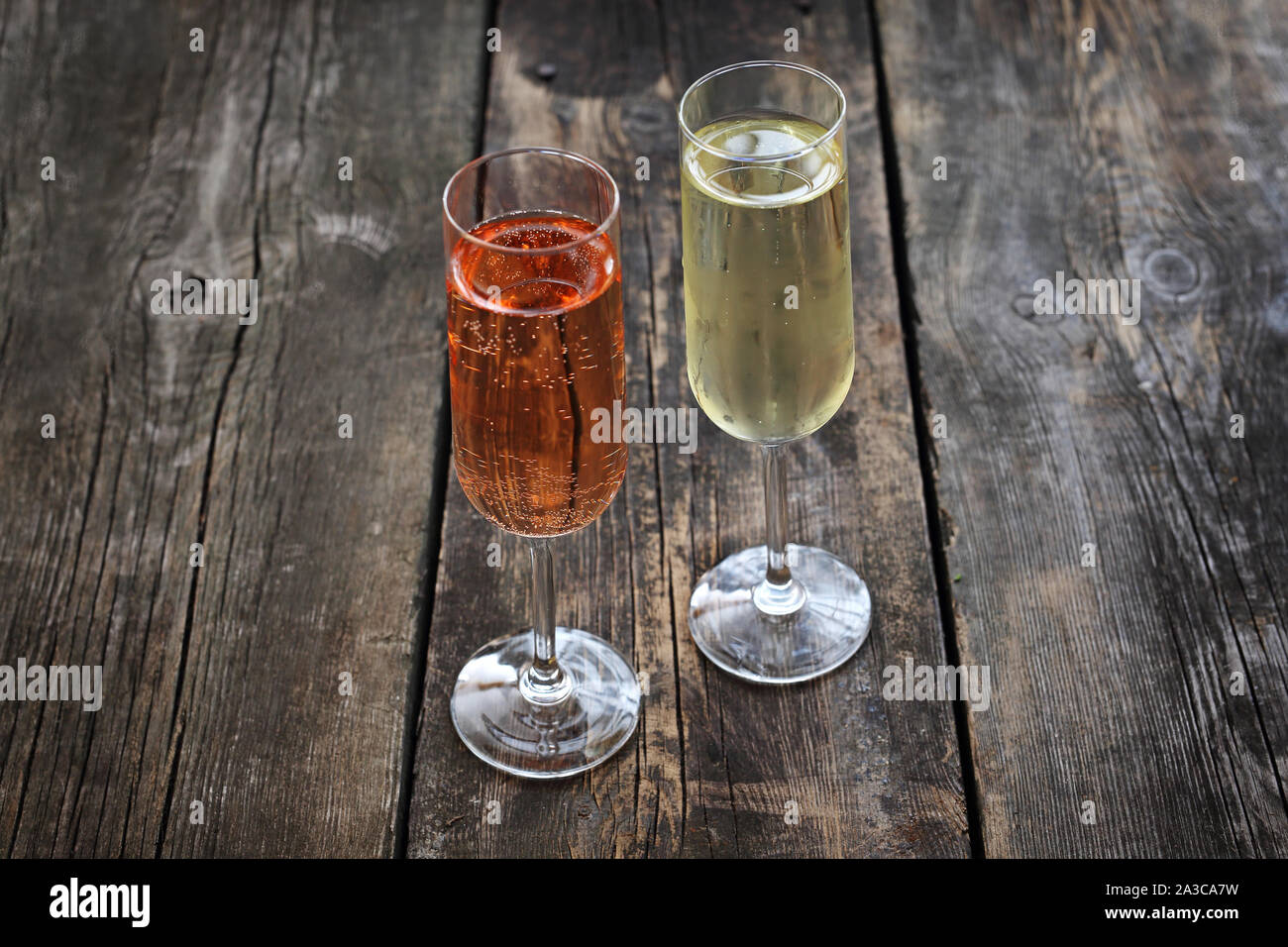 Prosecco glass bar hi-res stock photography and images - Alamy
