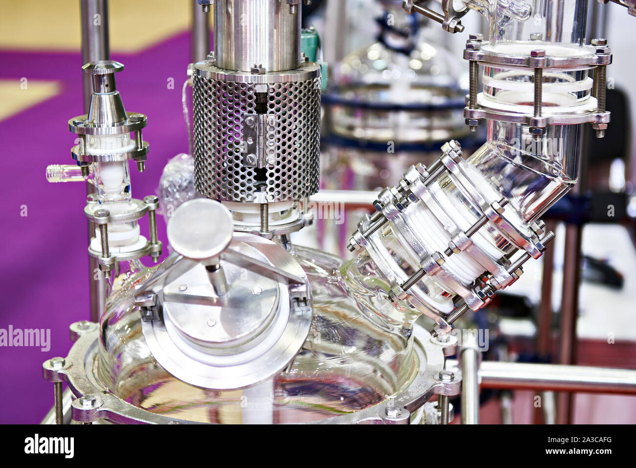Modern chemical laboratory reactor equipment Stock Photo - Alamy