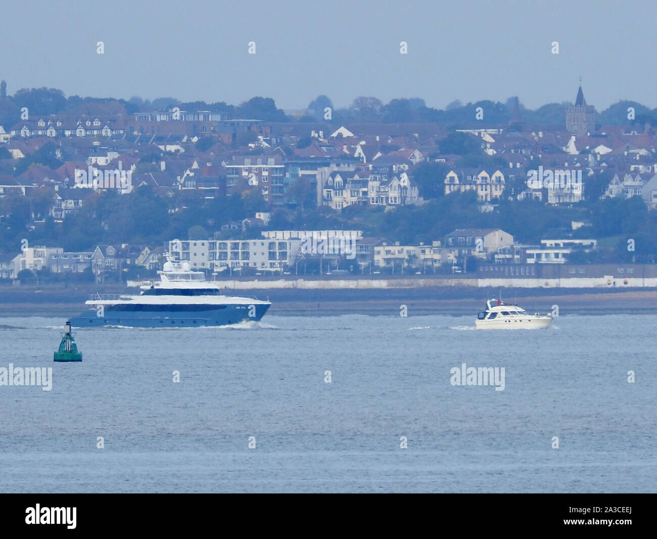 Superyacht flying manta hi-res stock photography and images - Alamy