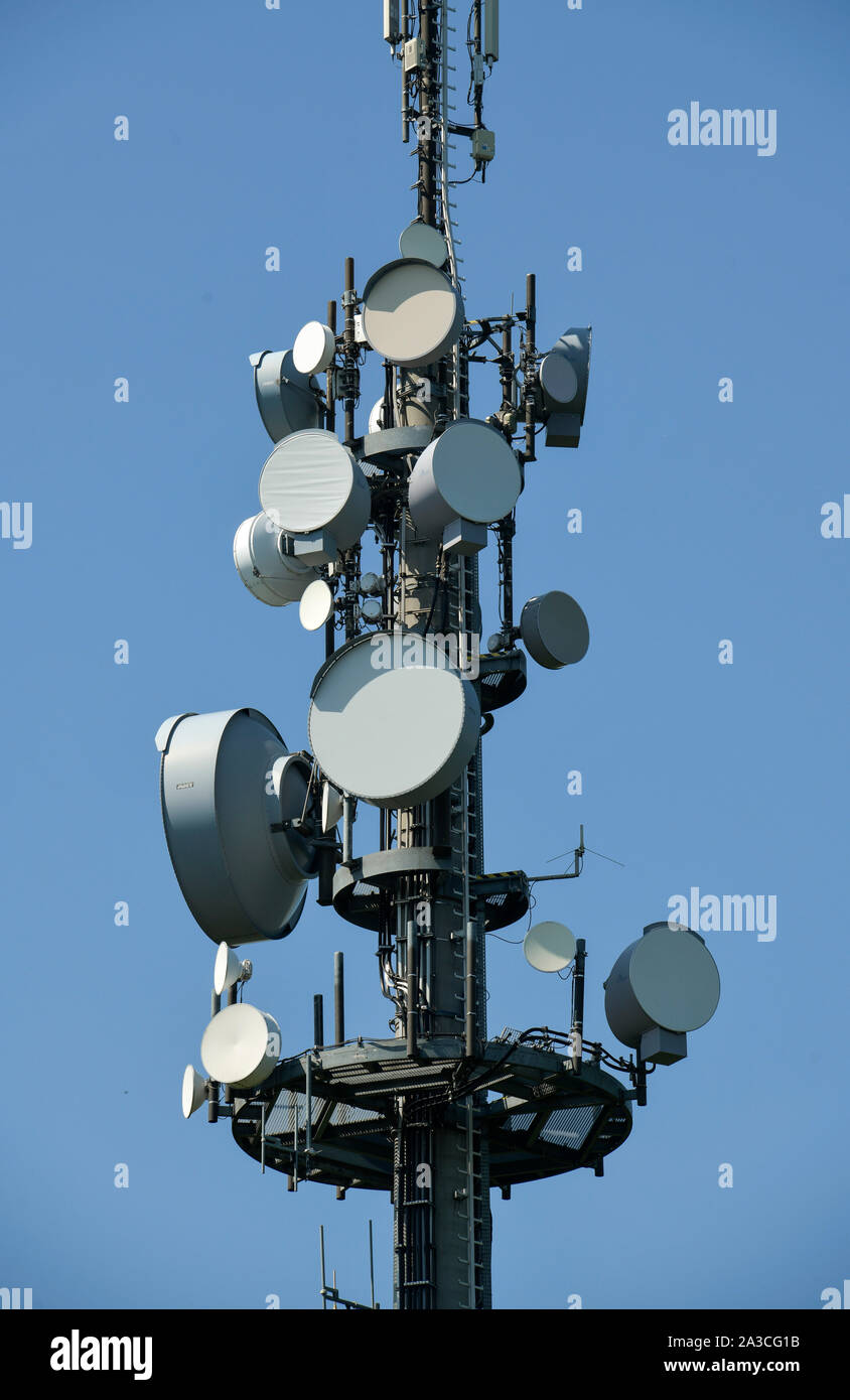 Mast antenne hi-res stock photography and images - Alamy