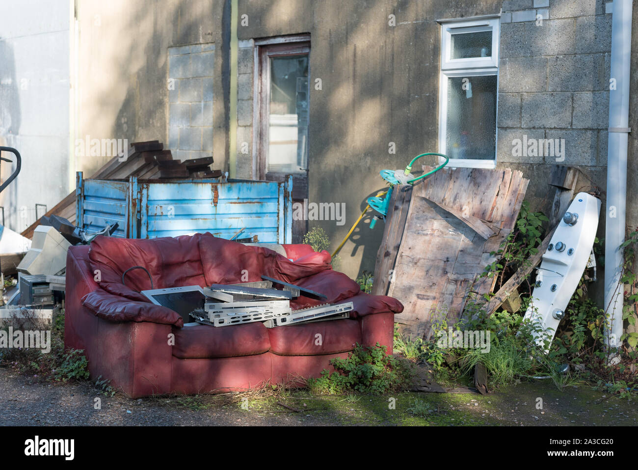 Dumping garbage on the side of the road hi-res stock photography and ...