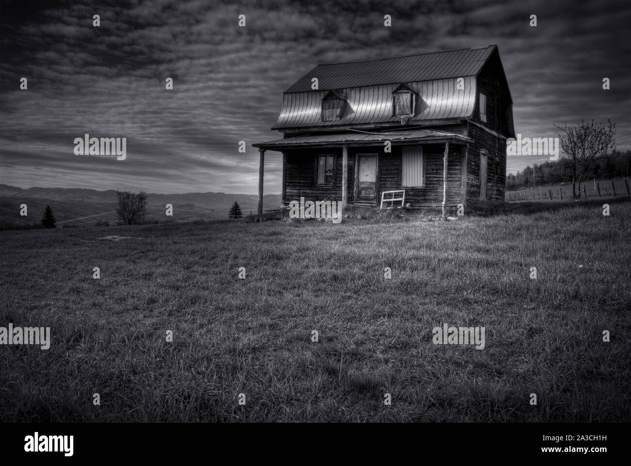 Farm night creepy hi-res stock photography and images - Alamy