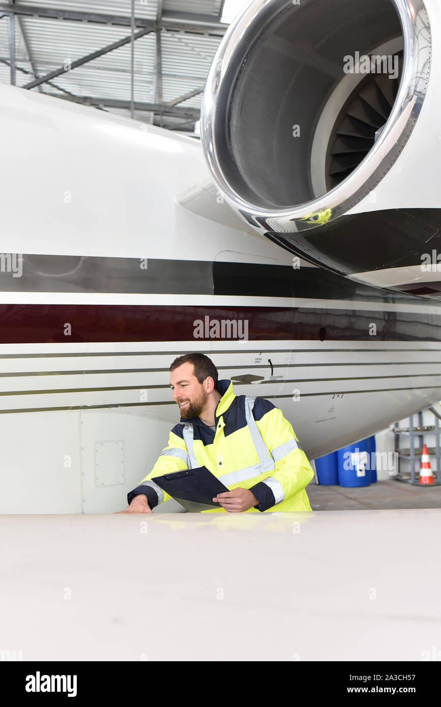 Aircraft maintenance checks hi-res stock photography and images - Alamy