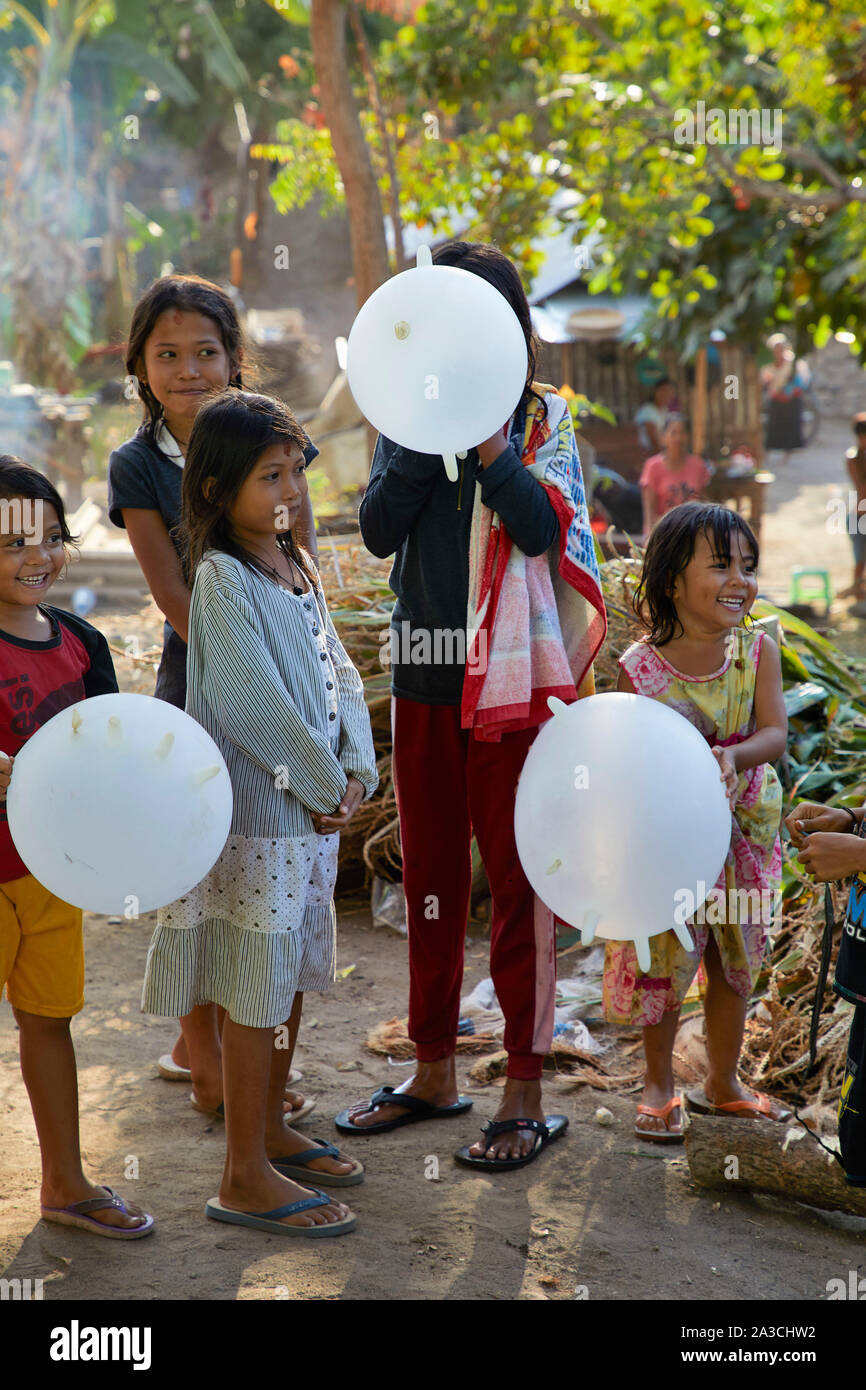 Indonesia Lombok Anyar Medical mobile help for victims of the ...