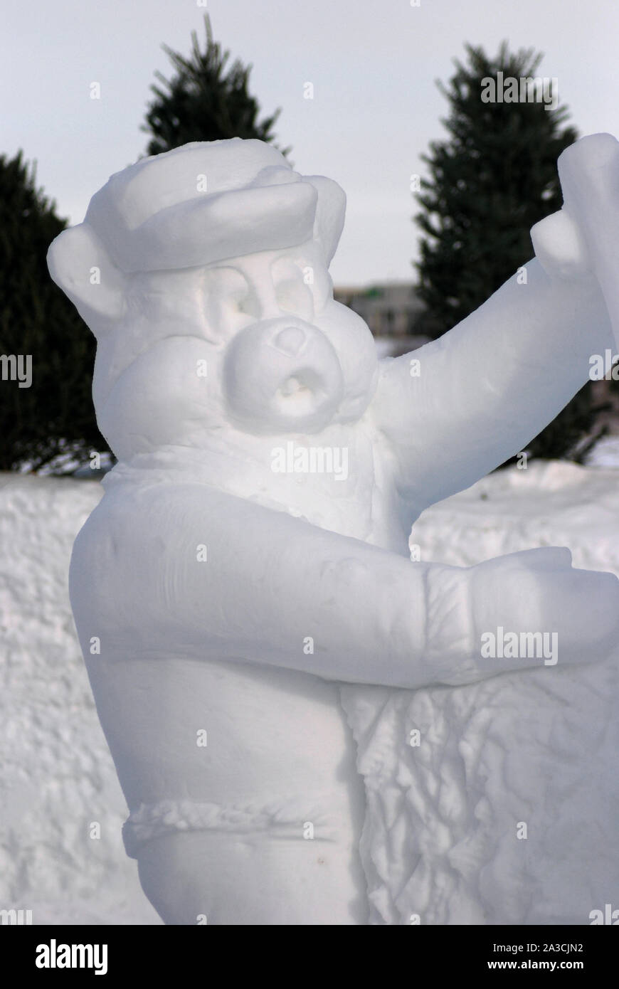 Ice bear sculpture hi-res stock photography and images - Alamy