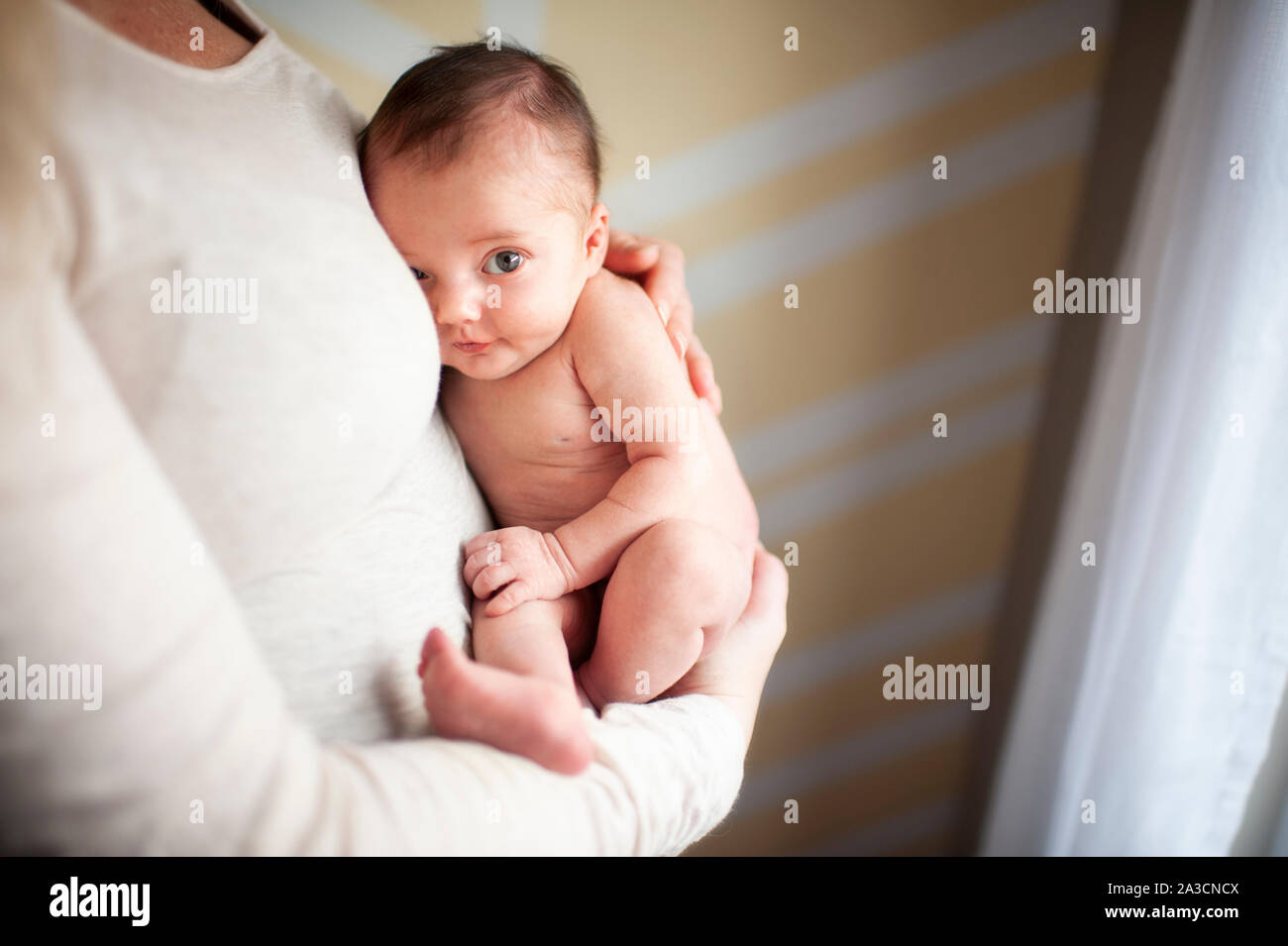Newborn baby eyes open hi-res stock photography and images - Alamy