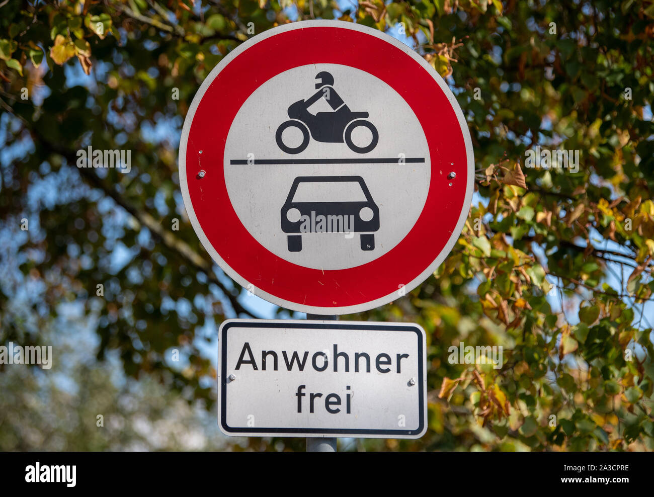 Round interdiction sign hi-res stock photography and images - Alamy