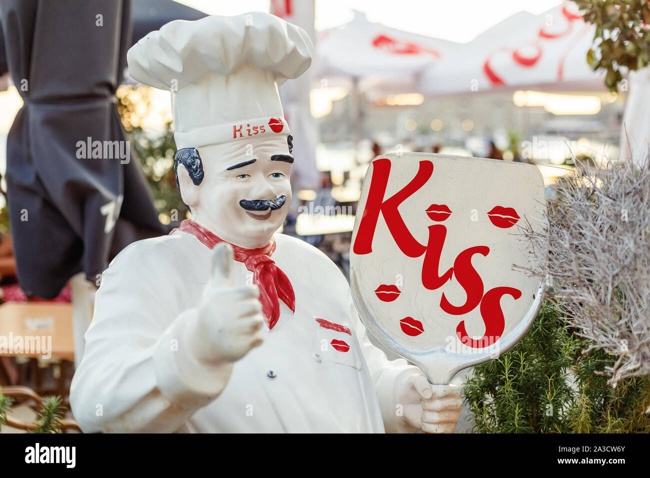 Chef statue hi-res stock photography and images - Alamy