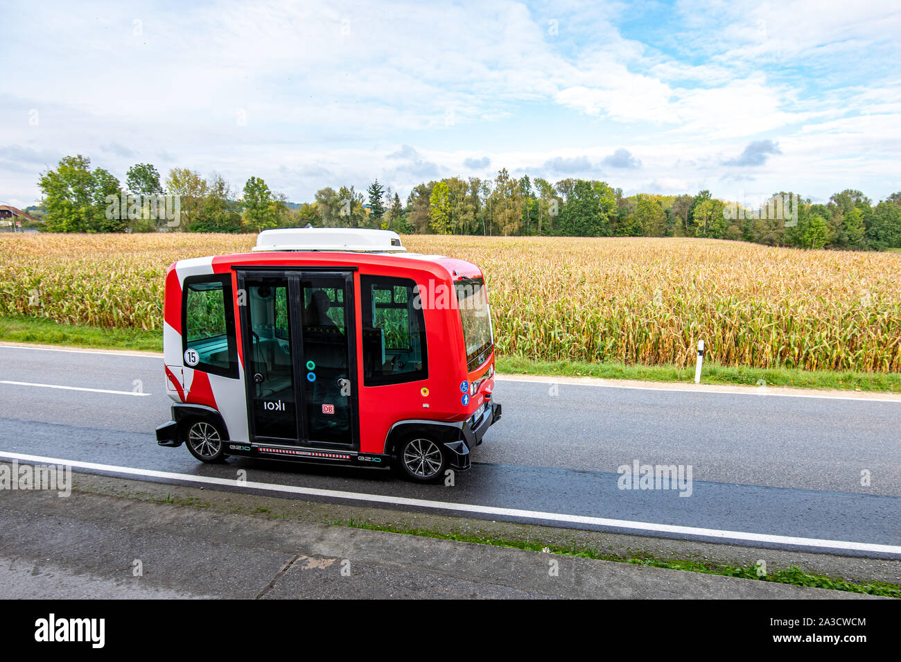 Regular bus line hi-res stock photography and images - Alamy