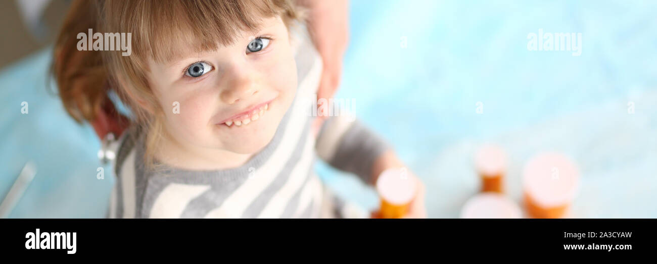 Smiling kid in hospital Stock Photo - Alamy
