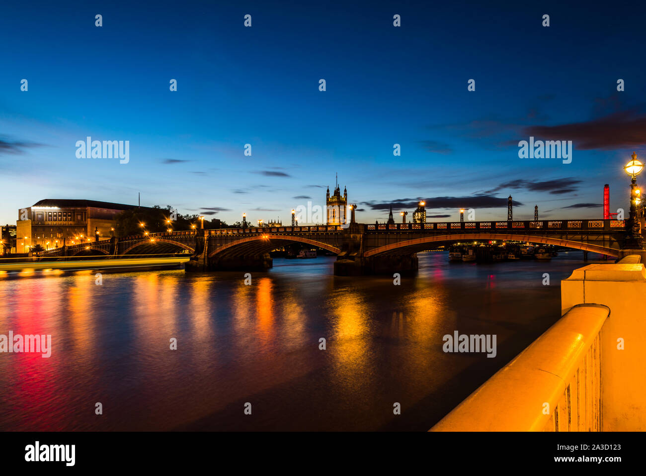 Reflections on the thames westminster hi-res stock photography and ...