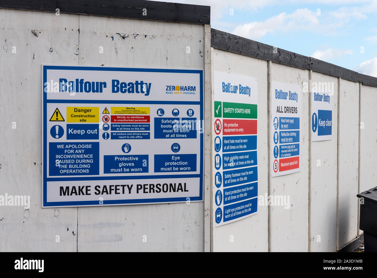 Health and safety signs construction hi-res stock photography and ...