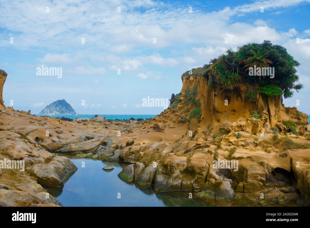 Tidal pool on beach in Tawain Stock Photo - Alamy