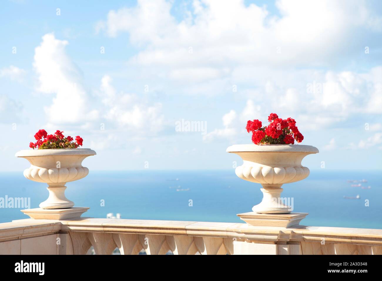 Luxury beach balcony view hi-res stock photography and images - Alamy