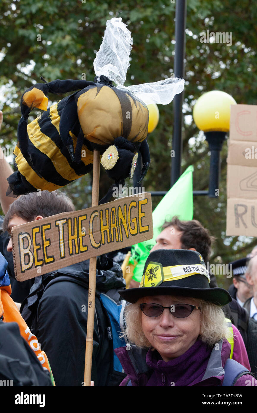 Protest westminster abbey hi-res stock photography and images - Alamy