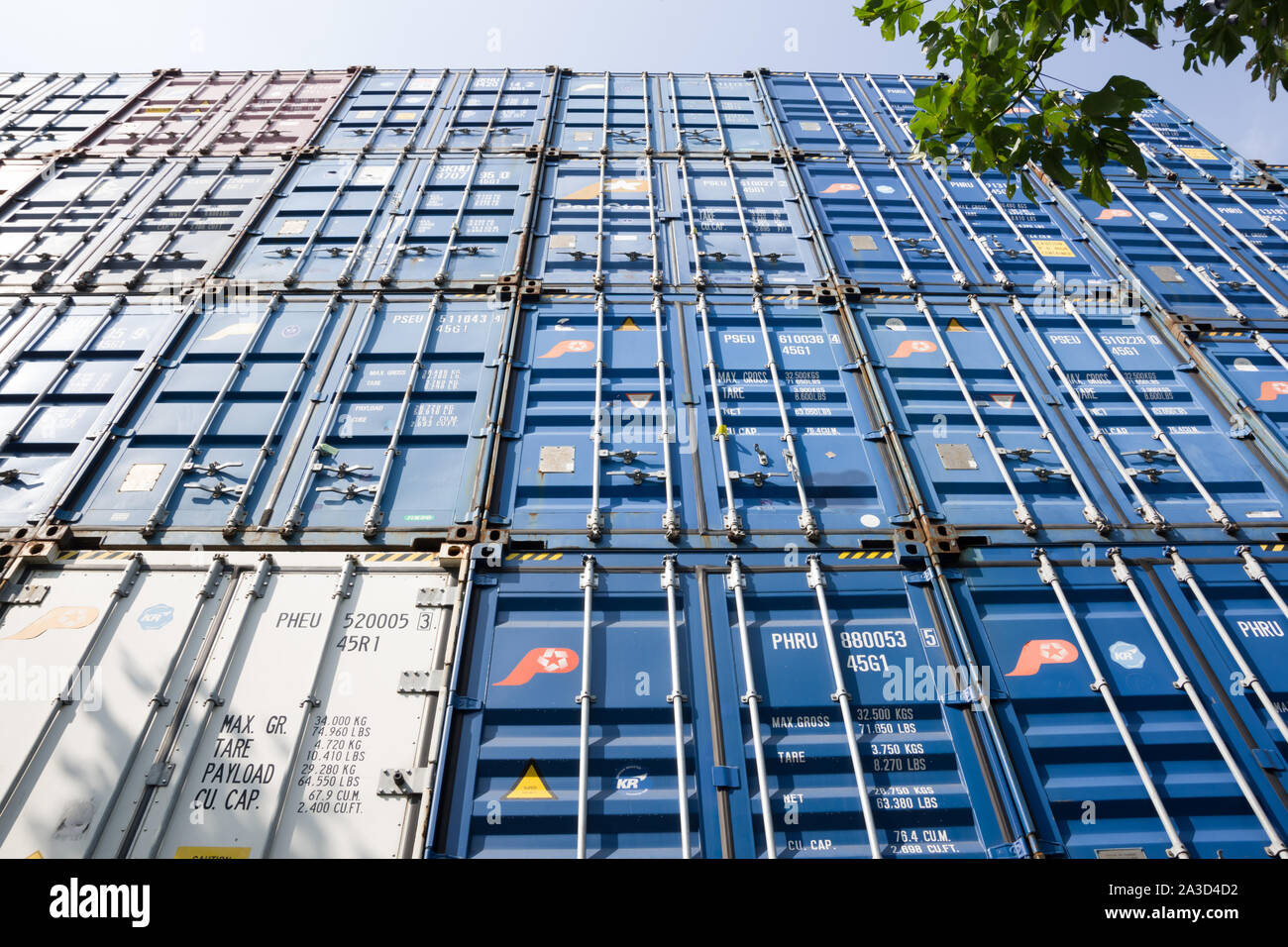 tokyo, japan, 10/02/2019 , containers piled on tokyo port Stock Photo ...