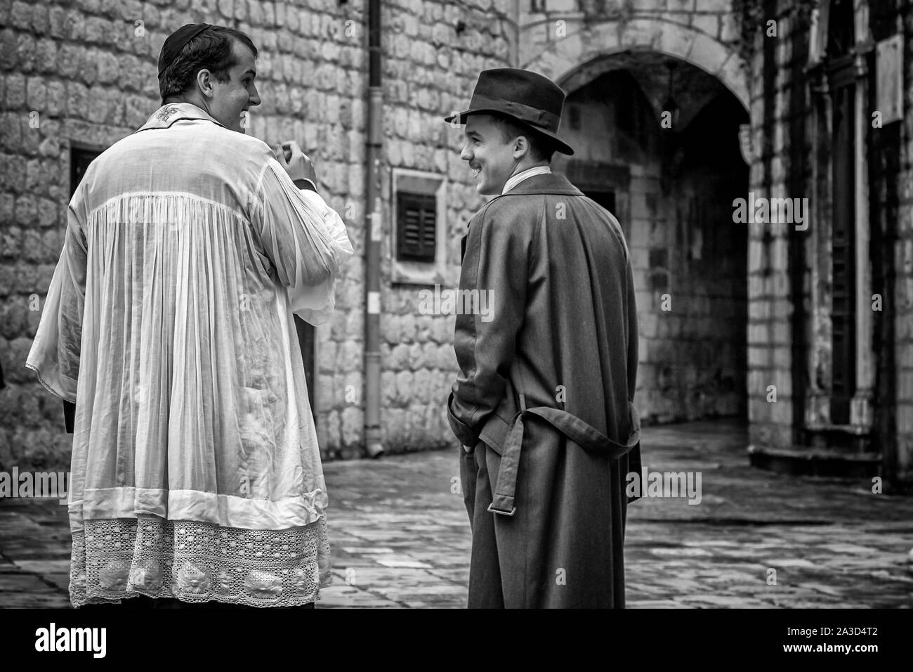 Old man in trilby hat hi-res stock photography and images - Alamy