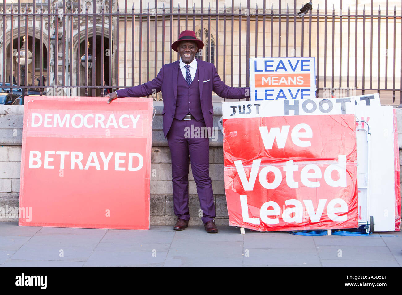 Black brexiteer hi-res stock photography and images - Alamy
