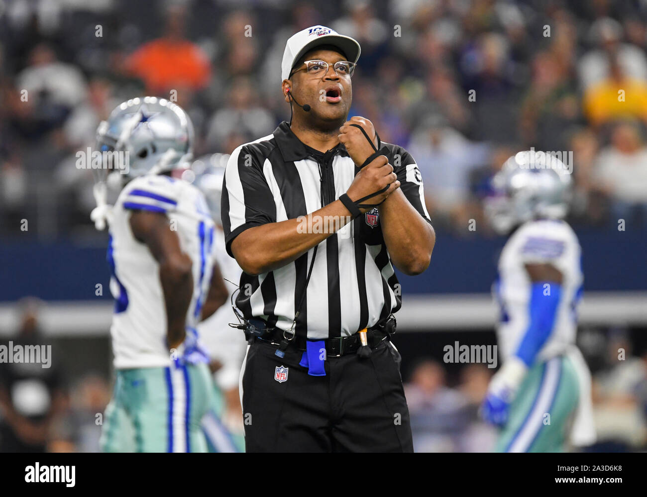 2019 nfl referee hi-res stock photography and images - Alamy