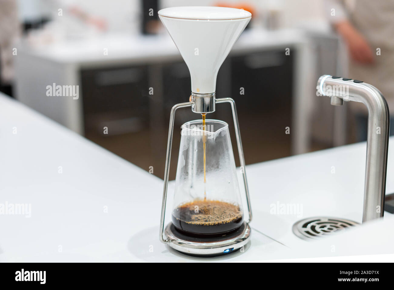 Manual pour over coffee maker hi-res stock photography and images - Alamy