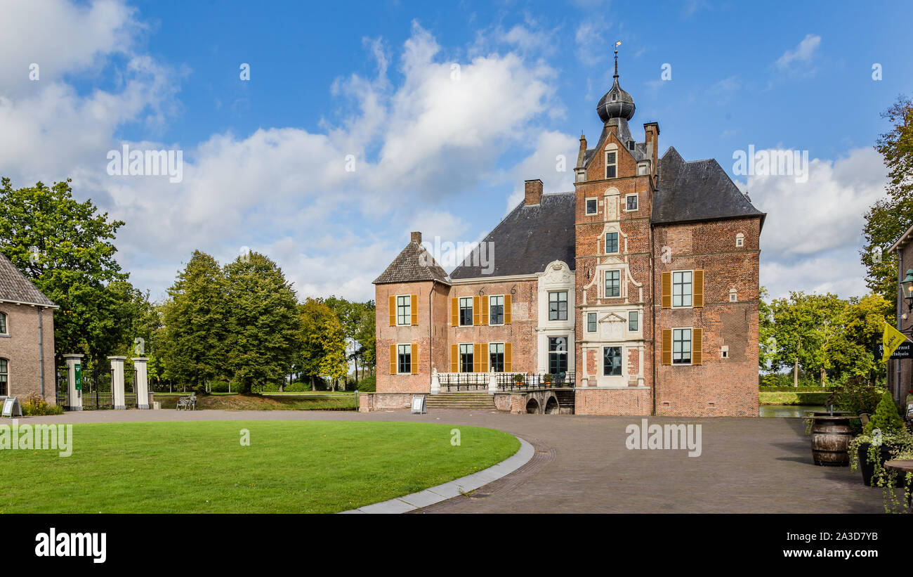 Castle cannenburch vaassen hi-res stock photography and images - Alamy