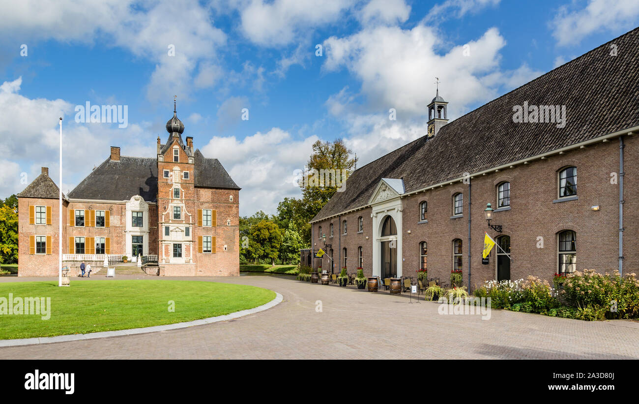 Castle cannenburch vaassen hi-res stock photography and images - Alamy