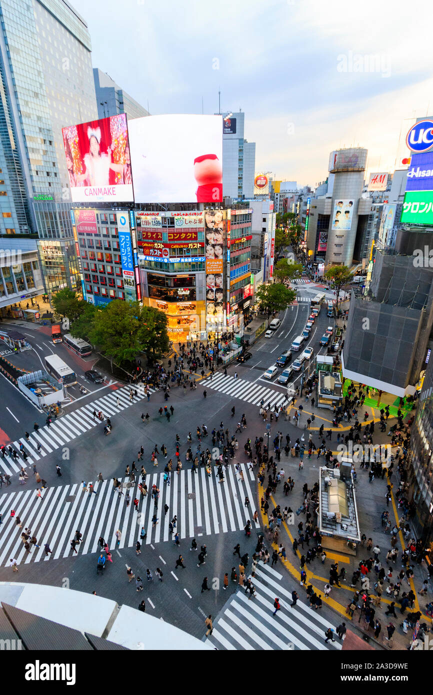 Aerial view crossing famous shibuya hi-res stock photography and images - Alamy
