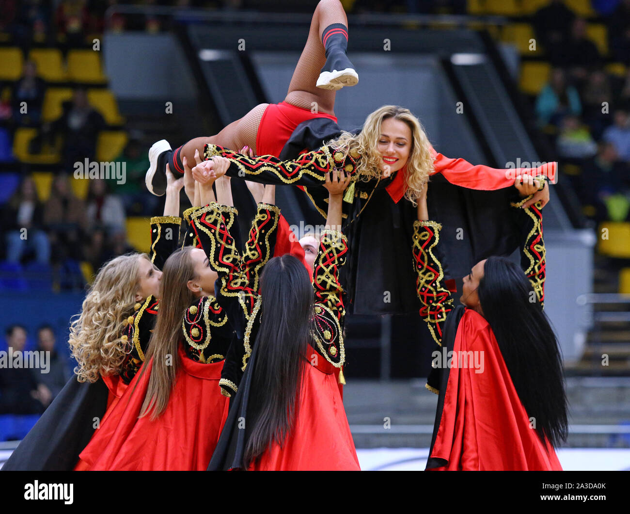 Cheerleaders perform during basketball game hi-res stock photography ...