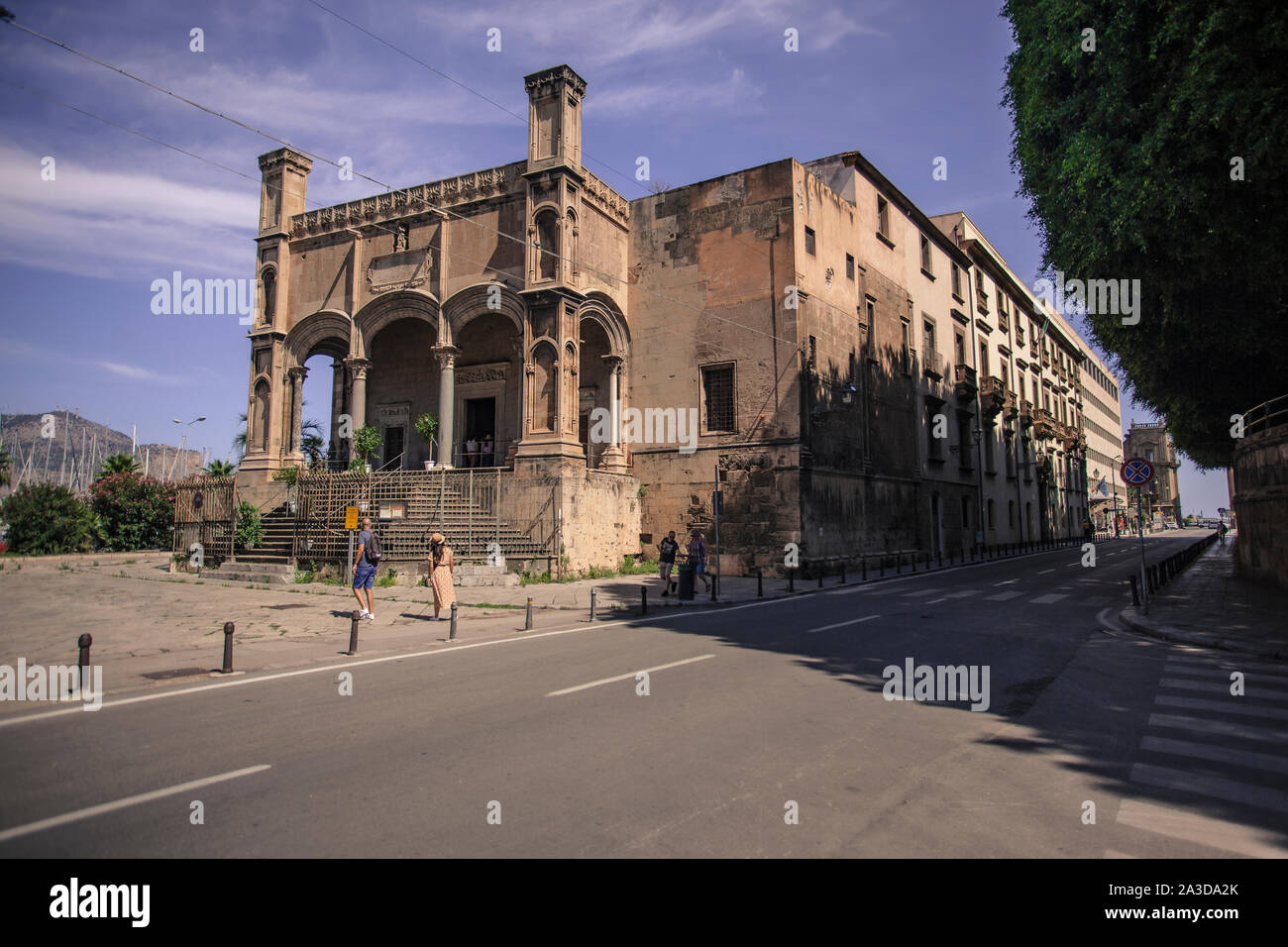 Old building in Palermo Stock Photo - Alamy