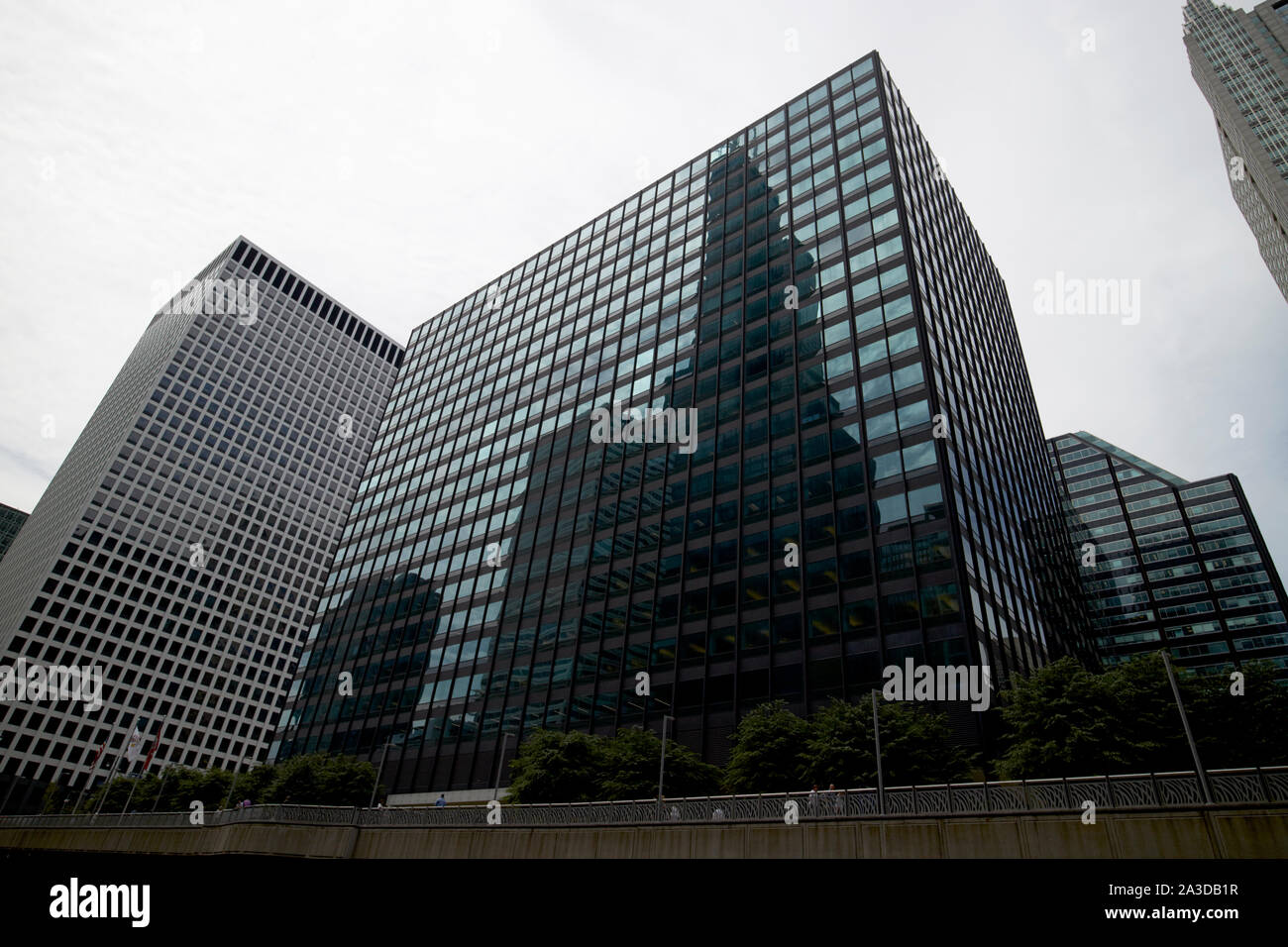 cdw plaza building directly over the north train platforms of union ...