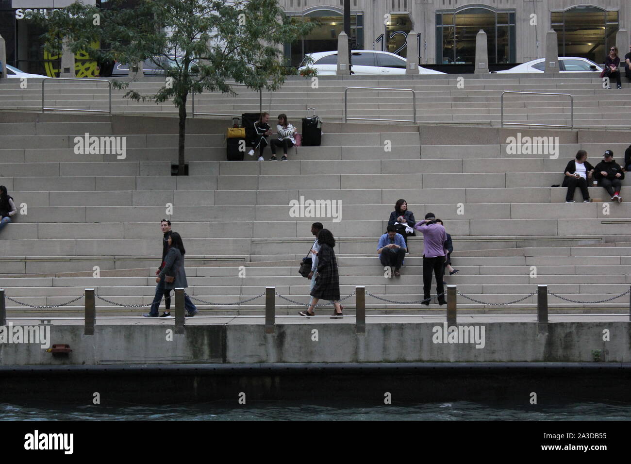 Chicago riverwalk on sunny day hi-res stock photography and images - Alamy