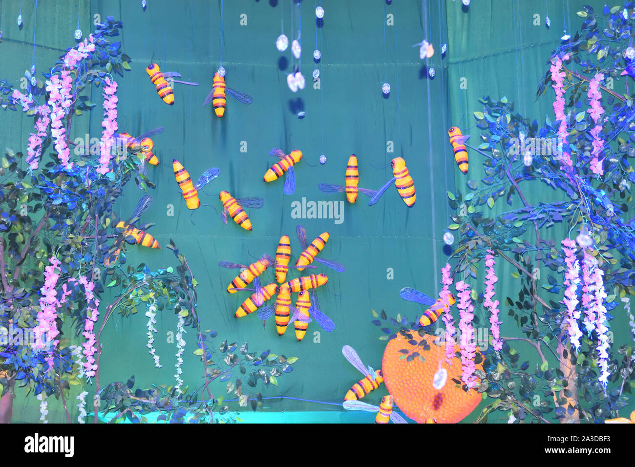 Bees pollen powder hi-res stock photography and images - Alamy