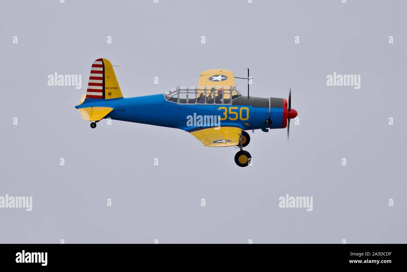 Vultee BT-14 Valiant (N313BT) from the Early Birds Foundation making ...
