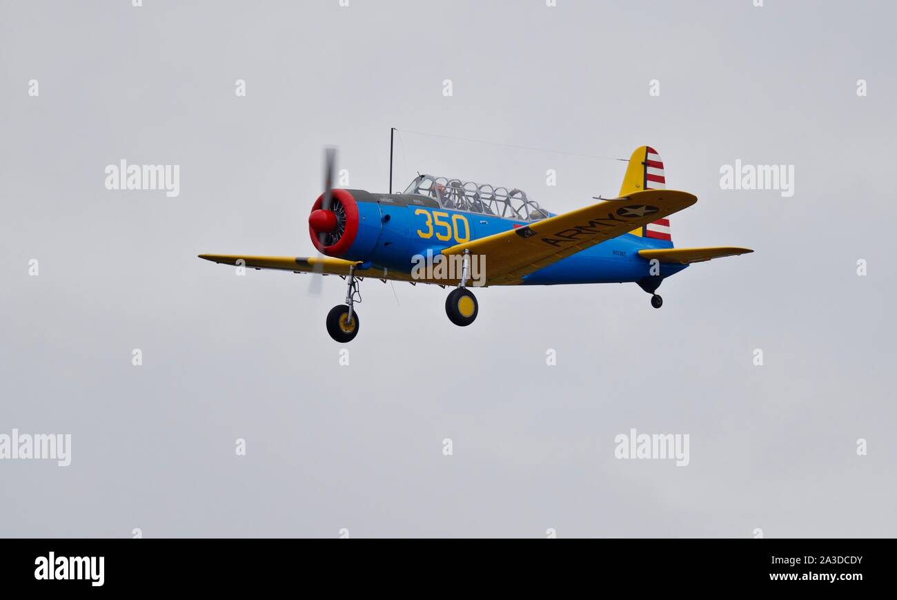 Vultee BT-14 Valiant (N313BT) from the Early Birds Foundation making ...